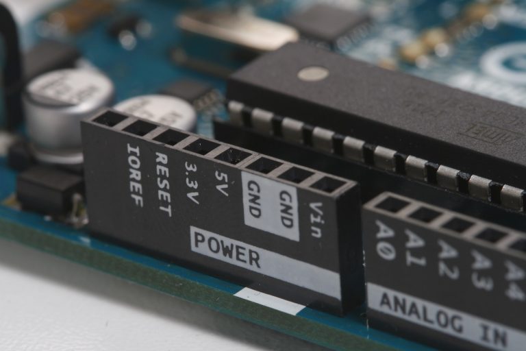Microcontrollers vs. Microprocessors: Differences explained in Simple Words Microcontrollers vs. Microprocessors: Differences explained in Simple Words